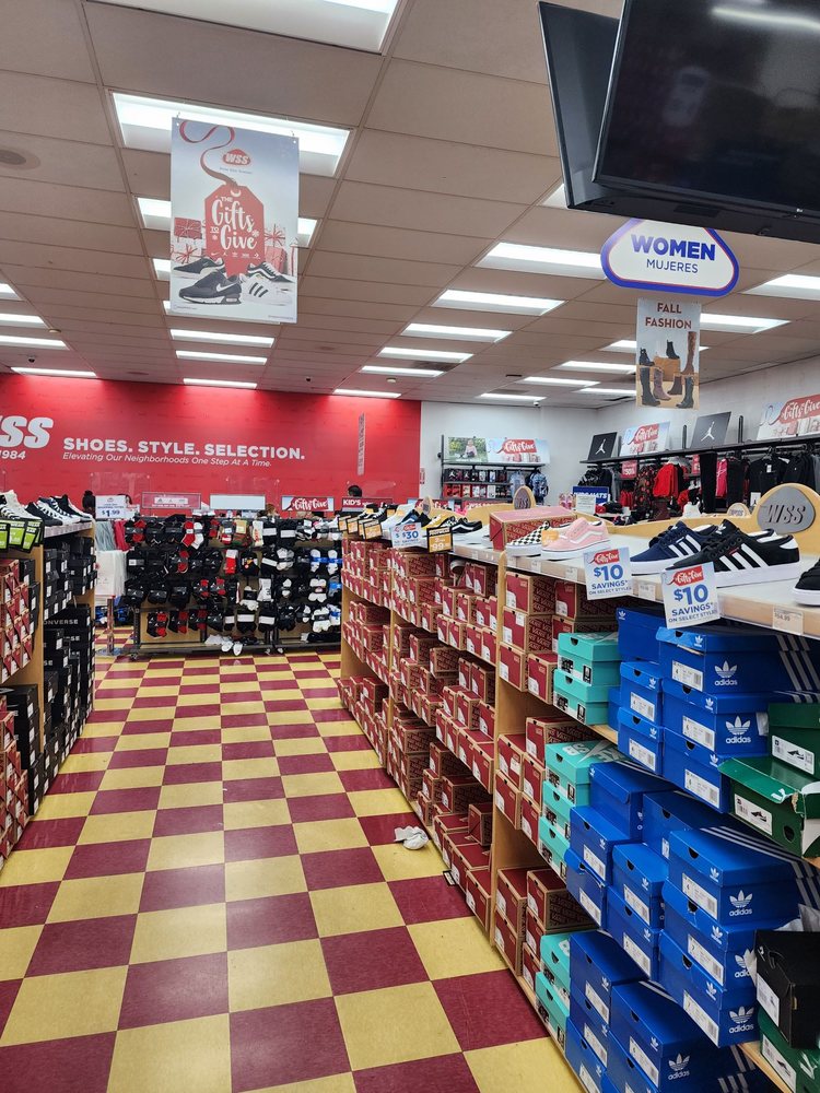 WSS - Updated April 2025 - 31 Photos & 36 Reviews - 1150 S Harbor Blvd ...