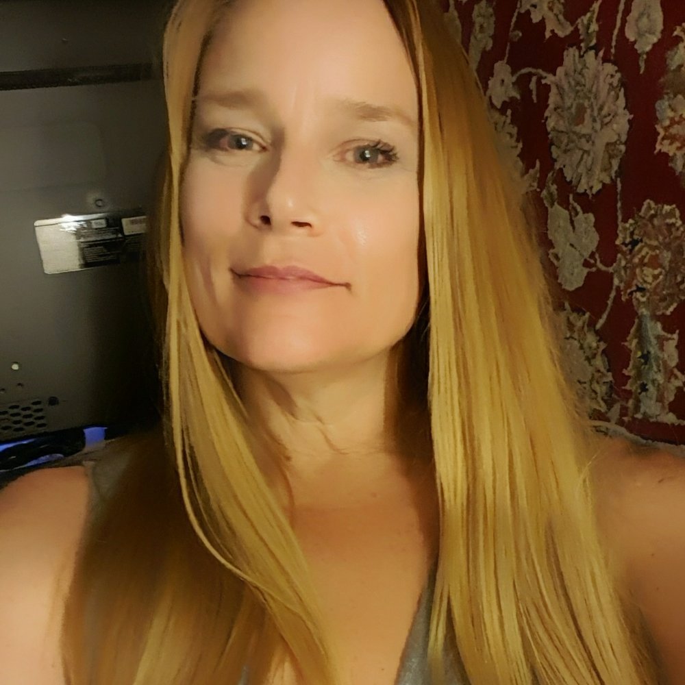 Crystal Thorne's Instagram, Twitter & Facebook on IDCrawl