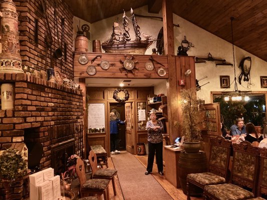 OAK CHALET RESTAURANT - 61 Photos & 106 Reviews - 1940 Bellmore Ave ...