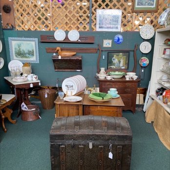 MONTGOMERY STREET ANTIQUE MALL - Updated December 2024 - 106 Photos ...
