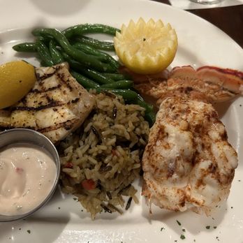 MIDDLE GROUNDS GRILL - Updated April 2024 - 505 Photos & 814 Reviews ...