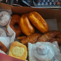 ROUND ROCK DONUTS - Updated October 2025 - 2614 Photos & 3478 Reviews ...