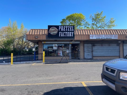 PHILLY PRETZEL FACTORY - Updated January 2026 - 13 Photos & 16 Reviews ...