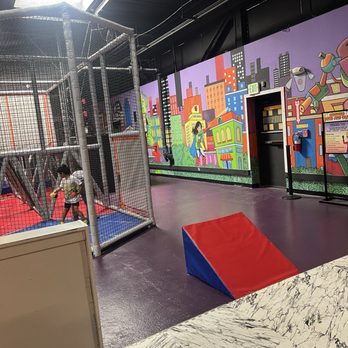 LOST WORLDS FUNTROPOLOUS - Updated December 2025 - 147 Photos & 192 ...