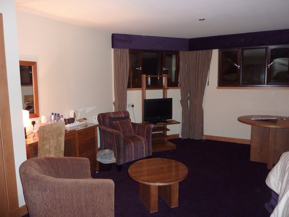 THE ALBERT HOTEL - Yelp