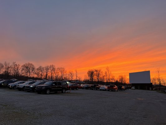 STARLITE DRIVE-IN - Updated October 2025 - 68 Photos & 48 Reviews ...