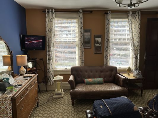 VANDIVER INN - Updated September 2024 - 41 Photos & 52 Reviews - 301 S ...