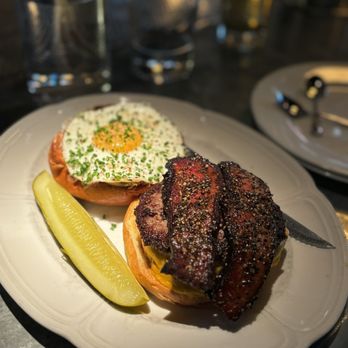 AU CHEVAL, Chicago, Illinois - 800 W Randolph St - Updated October 2024 ...