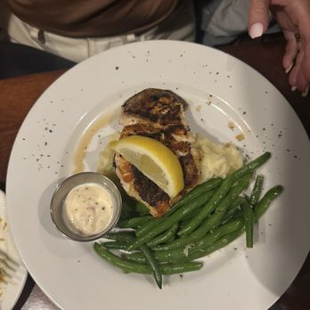 MIDDLE GROUNDS GRILL - Updated March 2025 - 554 Photos & 897 Reviews ...