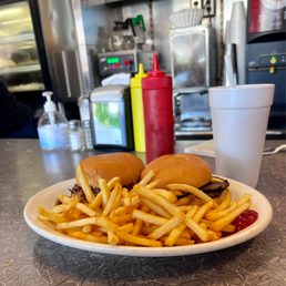 TOWN TOPIC - Updated October 2025 - 498 Reviews & 436 Photos - 2021 ...