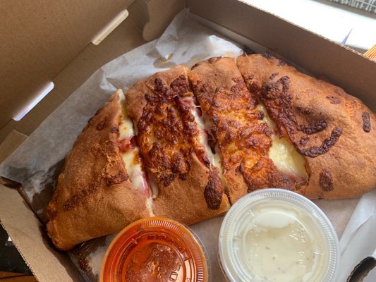 MIKE’S CALZONES & DELI - 109 Photos & 234 Reviews - 288 Thayer St ...