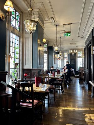 THE WELLINGTON - Updated December 2025 - 110 Photos & 83 Reviews - 351 ...