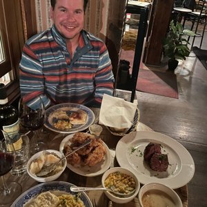 THE SLOGAR BAR & RESTAURANT - 47 Photos & 121 Reviews - Southern - 517 ...