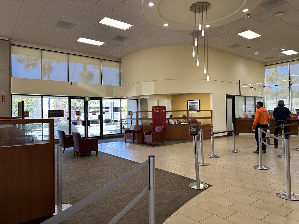 WELLS FARGO BANK - Updated December 2025 - 43 Photos & 20 Reviews - 270 ...