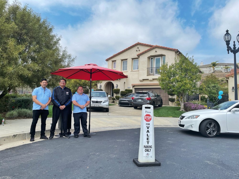 LUXURY VALET & SHUTTLE - Updated July 2024 - 16 Photos - 11398 E Desert ...