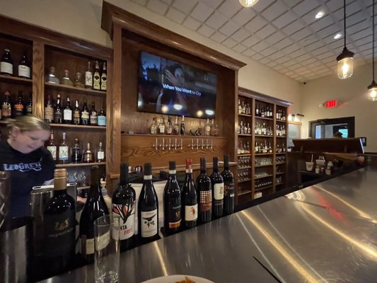 LEOGRETA - Updated January 2025 - 491 Photos & 283 Reviews - 301 W Main ...