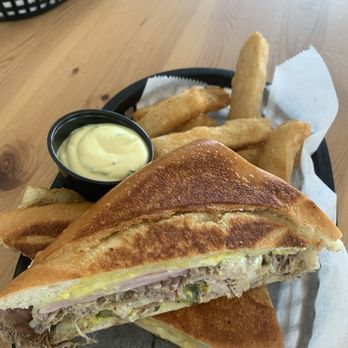 BILIA EATERY & COFFEE - Updated October 2024 - 495 Photos & 307 Reviews ...