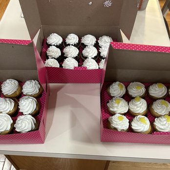 SMALLCAKES CUPCAKERY AND CREAMERY - Updated January 2026 - 44 Photos ...