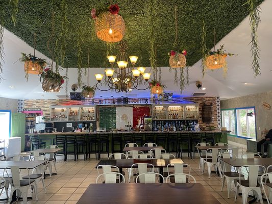 QUE BUENO BAR & GRILL - Updated May 2024 - 29 Photos & 26 Reviews ...