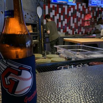 PIZZA 216 - Updated August 2024 - 288 Photos & 394 Reviews - 401 Euclid ...