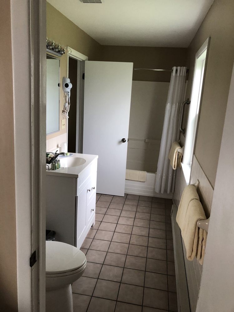 HOWE CAVERNS MOTEL - Updated August 2025 - 24 Photos & 28 Reviews - 255 ...