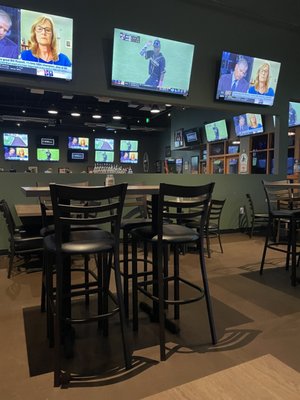 LONGSHOTS BAR & GRILL - 94 Photos & 42 Reviews - 13610 N Scottsdale Rd ...