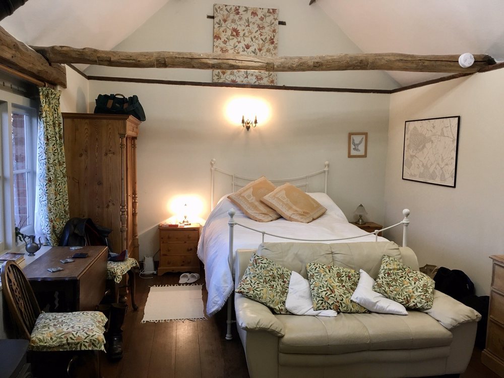 THE LODGE - Updated January 2025 - Tucker's Farm, Warehorne, Kent ...