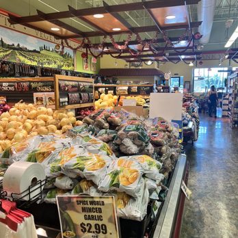 DORIS ITALIAN MARKET & BAKERY - Updated December 2024 - 258 Photos ...