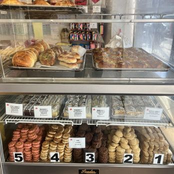 YEH’S BAKERY - Updated July 2024 - 636 Photos & 501 Reviews - 5725 Main ...