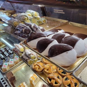 EAGLE ROCK ITALIAN BAKERY & DELI - 871 Photos & 694 Reviews - 1726 ...