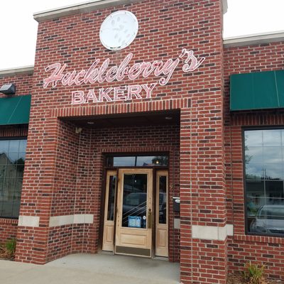 HUCKLEBERRY’S BAKERY - 915 W Main St, Mitchell, Indiana - Bakeries ...