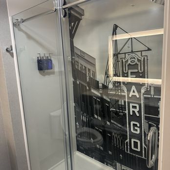 RADISSON BLU FARGO - Updated July 2025 - 66 Photos & 54 Reviews - 201 ...