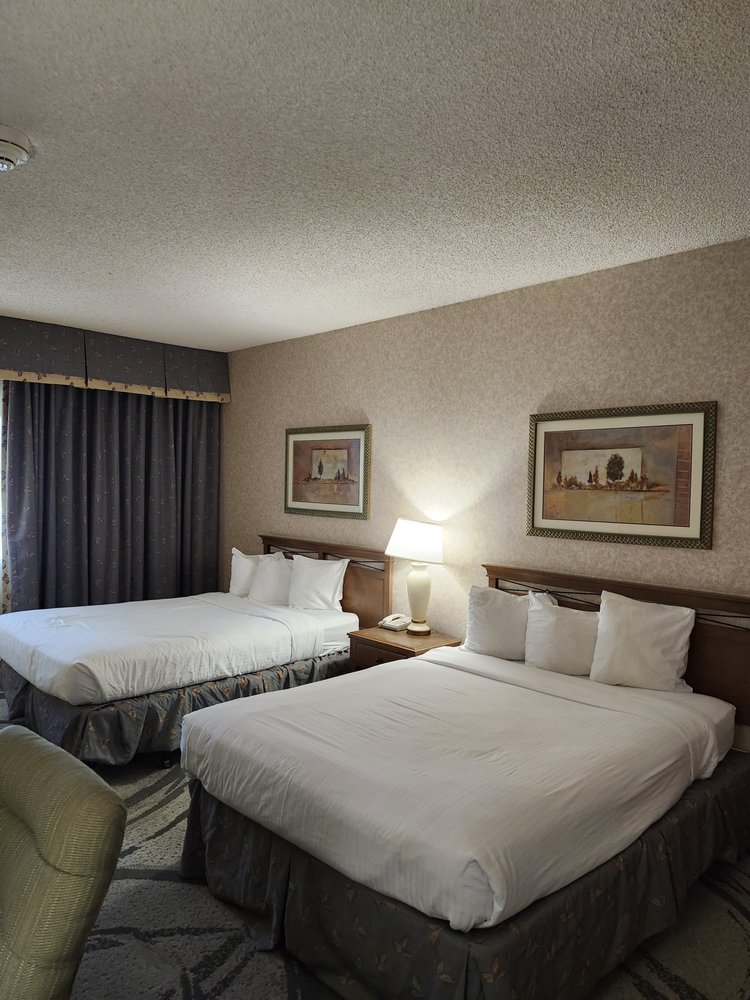 PICCADILLY INN AIRPORT - Updated June 2026 - 176 Photos & 201 Reviews ...