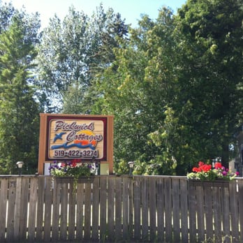 PICKWICK COTTAGES - Updated February 2025 - 21 1st Avenue S, sauble ...