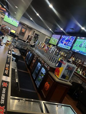 BREWSKI’Z PUB AND GRILL - Updated December 2025 - 13 Photos & 16 ...