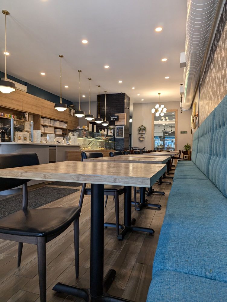 DESSERT FIRST BAKERY & CAFÉ - Updated December 2025 - 16 Photos - 1071 ...