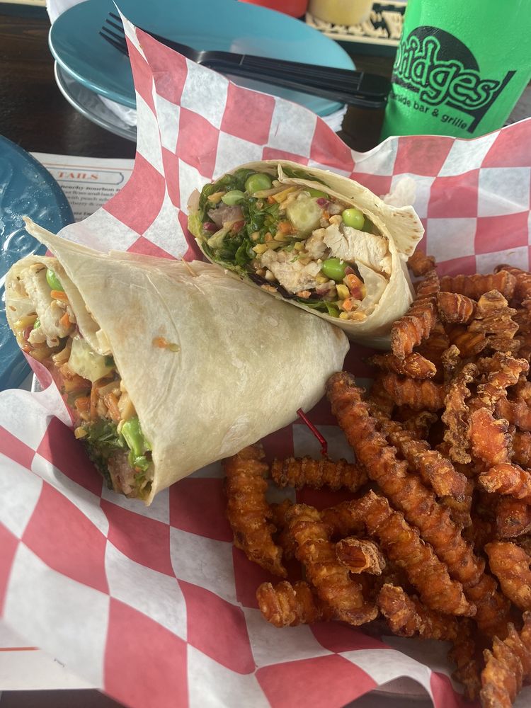 BRIDGES’ SCOREBOARD RESTAURANT & SPORTS BAR - Updated July 2025 - 83 ...