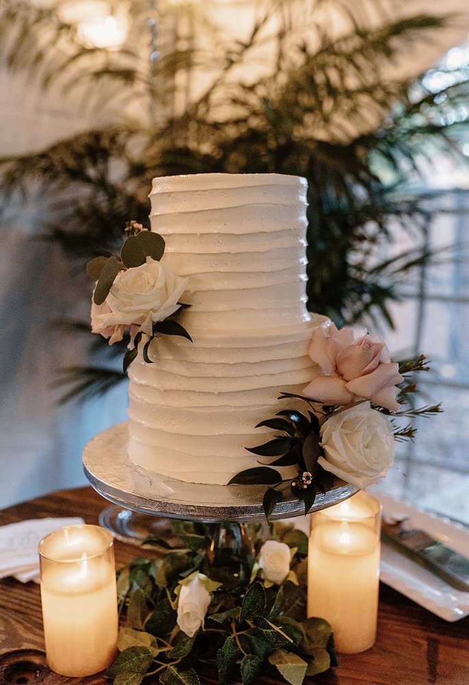 DIVINE DESSERTS - 131 Photos & 187 Reviews - Bakeries - 6045 S Walnut ...