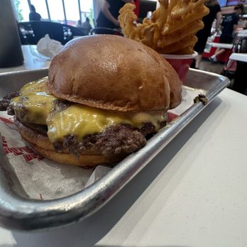 THE WAFFLE BUS - Updated December 2025 - 34 Photos & 19 Reviews - 1301 ...