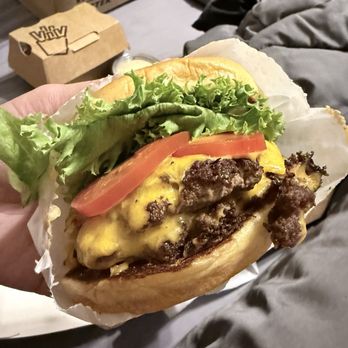 SHAKE SHACK BREA - Updated October 2025 - 238 Photos & 139 Reviews ...