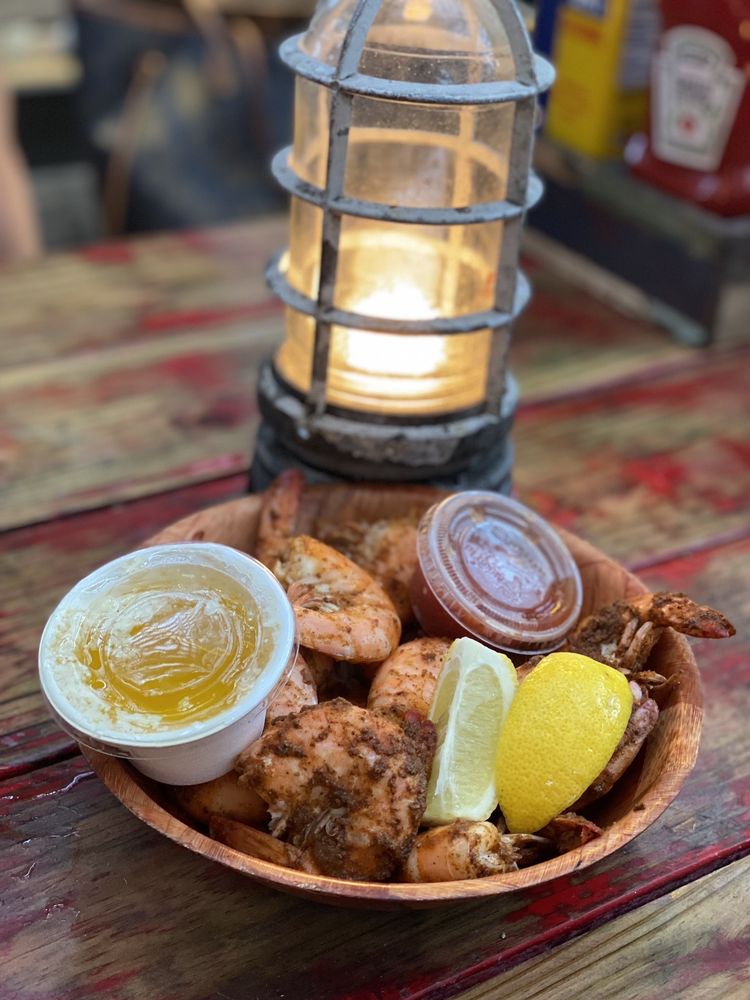 LE TUB - Updated January 2025 - 2047 Photos & 1959 Reviews - 1100 N ...