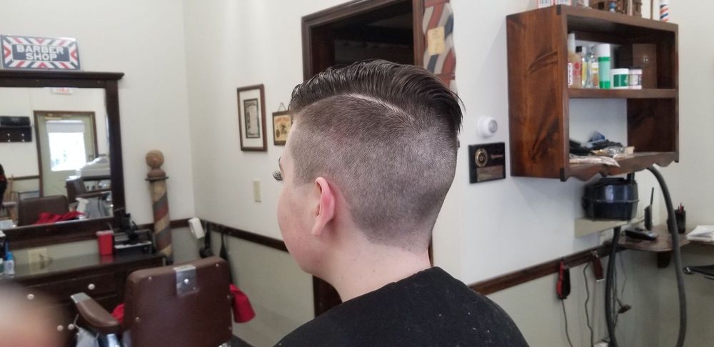 TOLLAND BARBERS - 652 Tolland Stage Rd, Tolland, Connecticut - Barbers ...