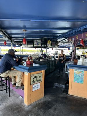 SKIPPERS COVE BAR & GRILL - Updated January 2025 - 109 Photos & 78 Reviews - 1930 Harbortown Dr ...