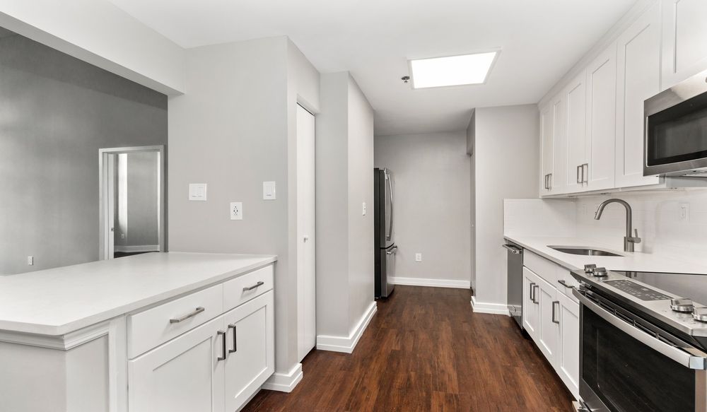 LOCUST ON THE PARK - Updated December 2024 - 21 Photos - 201 S 25th St ...