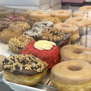 ELK GROVE DONUTS - Updated March 2025 - 760 Photos & 347 Reviews ...