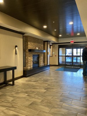 HOLIDAY INN EXPRESS & SUITES BILLINGS WEST - Updated December 2025 - 39 ...