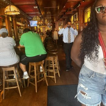 CLYDE’S OF GEORGETOWN - Updated February 2025 - 1539 Photos & 1572 ...