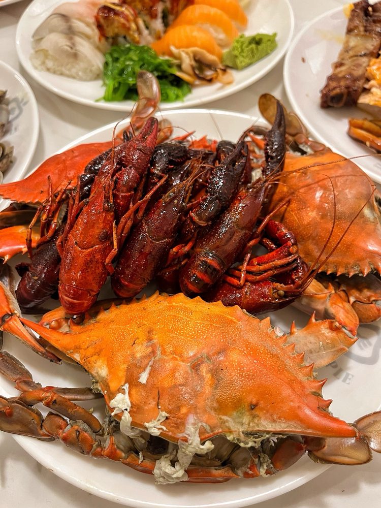 GOLDEN APPLE BUFFET - Updated November 2024 - 39 Photos & 19 Reviews ...