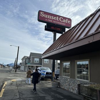SUNSET CAFE & LOOSE WOLF SALOON - Updated April 2025 - 253 Photos & 375 ...