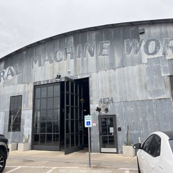 CENTRAL MACHINE WORKS BREWERY AND BEER HALL - Updated September 2025 ...